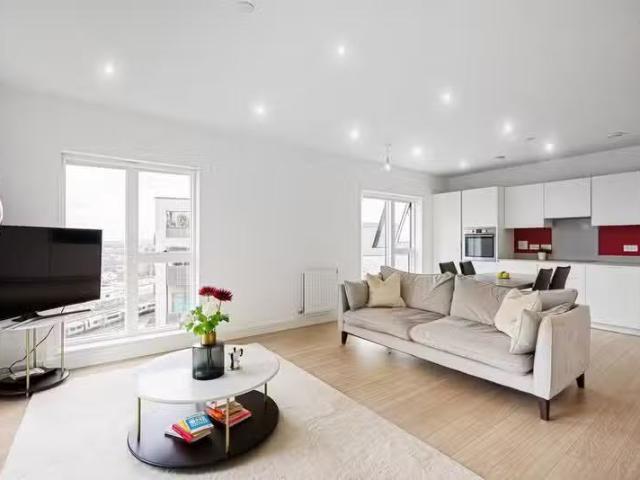 Maraschino Apartments, East Croydon. 2 bed apartment for sale.
