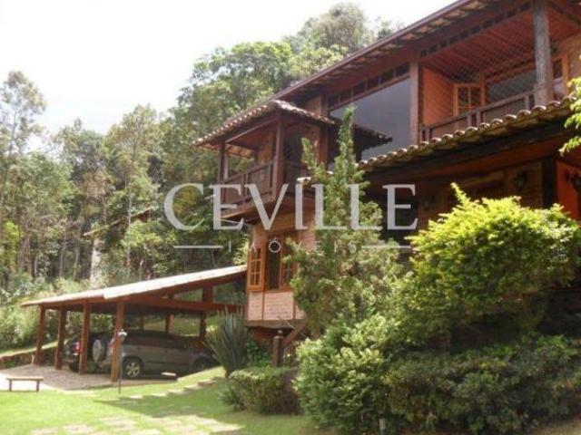 MARAVILHOSA CASA NO COND. PASÁRGADA