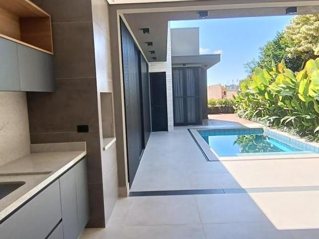 MARAVILHOSA CASA NO PORTAL BRAGANÇA