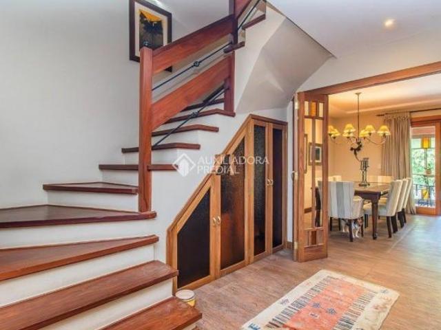 Maravilhosa Casa à Venda 318m² em Condomínio Exclusivo Três Figueiras, Porto Alegre RS