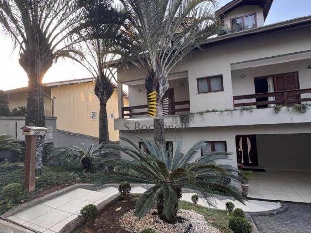 Maravilhosa casa a venda Condomínio São Francisco 5 dormitórios