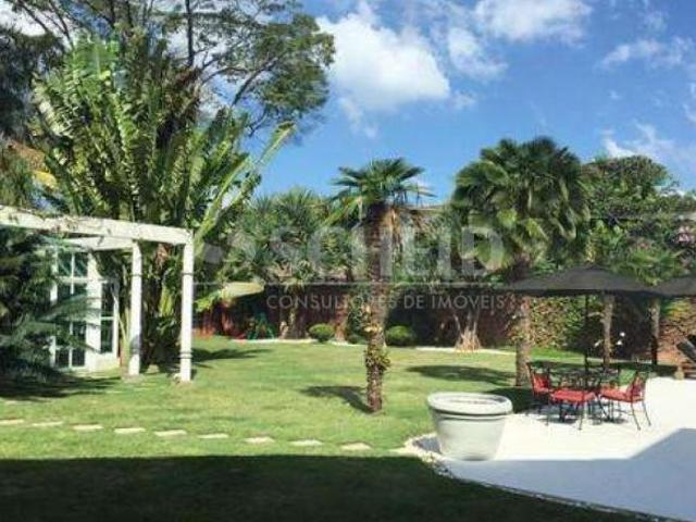 Maravilhosa casa à venda no Alto da Boa Vista, espaçosa e confortável