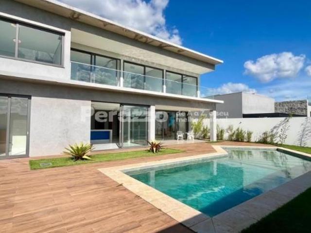 BAIXOU! Maravilhosa Casa Alto Padrão 3 suítes localizada no Residencial Alphaville I por R$2.650