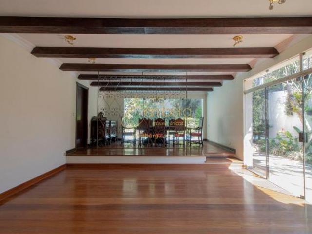 Maravilhosa Casa Com 3 Dormitórios No Jardim Guedala! Localização Impar. Um Verdadeiro Achado!