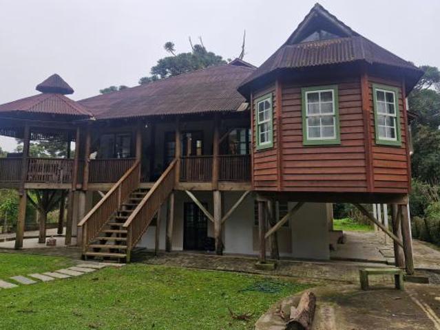 Maravilhosa Casa de Campo Estilo Chalé Rústico – Quatro Barras