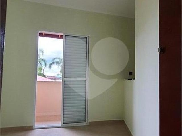Maravilhosa casa de esquina com 300m² localizada no Balneário Flórida