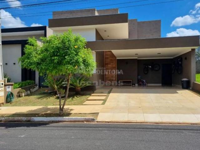 Maravilhosa Casa em Condomínio para Venda 3 dormitórios / Condomínio Vilage La Montagne