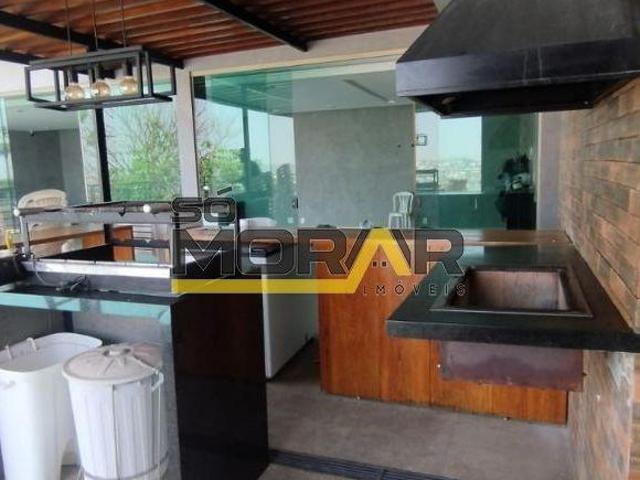 Maravilhosa casa em de 5 quartos em condominio fechado