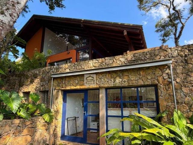 Maravilhosa Casa em Excelente Condomínio com 5 suítes à venda, 276 m² por R$ 2.700.000 Atibaia Vis
