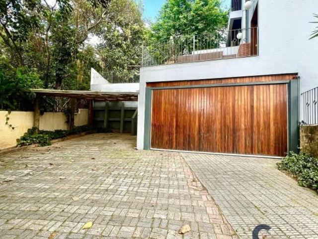 Maravilhosa Casa em terreno de 5.000m² no Condomínio Parque Primavera