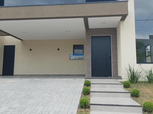 Maravilhosa casa para permuta no condomínio fechado Terras do Vale com total segurança e recém cons