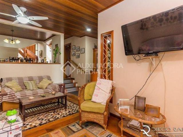 Maravilhosa casa residencial na Medianeira!