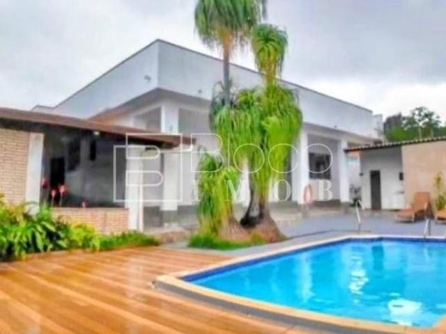 MARAVILHOSA CASA TÉRREA REFORMADA NO CONDOMINIO VIVENDA DO PARAISO. ROD DF 150 SOBRADINHO