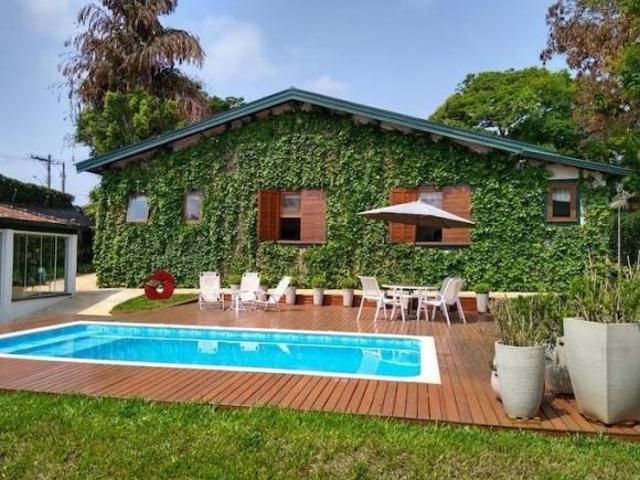 MARAVILHOSA CHÁCARA A VENDA EM ALAMBARI/SP, IMPECÁVEL, 600M2 ÁREA CONST, 1450M2 TERRENO, 05 SUÍTES