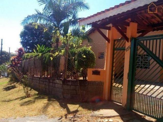 Maravilhosa chácara à venda em Bragança Pta, com 1.340m², 04 dormitórios sendo 03 suítes, piscina co