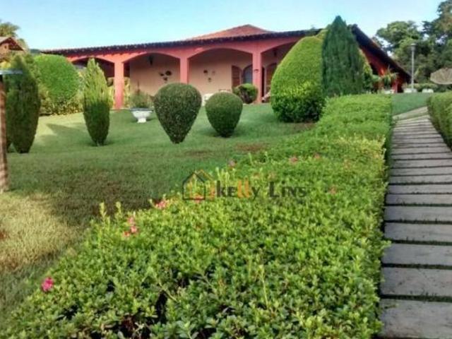 Maravilhosa chácara em Socorro/SP, com 4 suítes, sala ampla, cozinha planejada, piscina, quadra poli