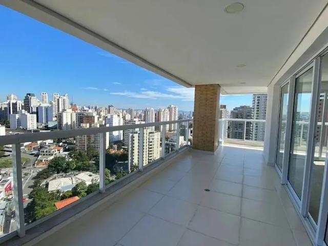 Maravilhosa Cobertura com 366m sendo 4 suites 6 vagas em Chácara Klabin