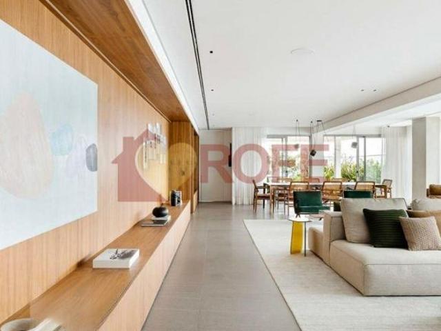 Maravilhosa Cobertura Penthouse em Moema, 360m², 3 suítes, lazer completo