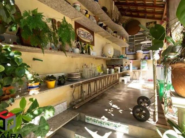 Maravilhosa e espaçosa casa á venda com 3 quartos no Planalto Paulista