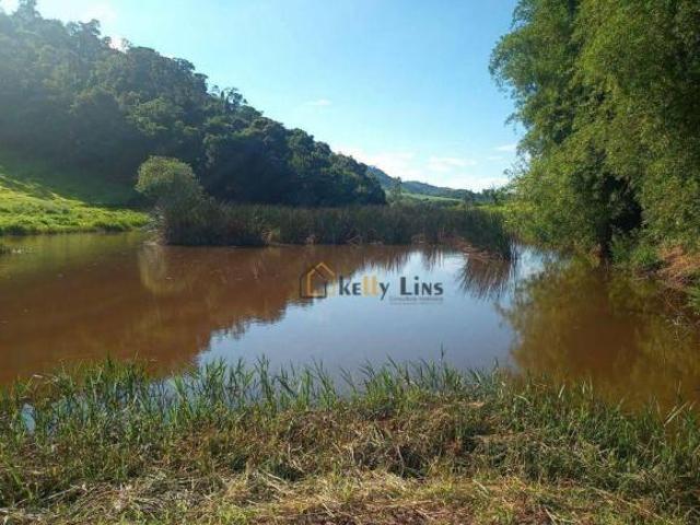 Maravilhosa fazenda com casa ampla, piscina e churrasqueira, agende uma visita e venha conhecer essa