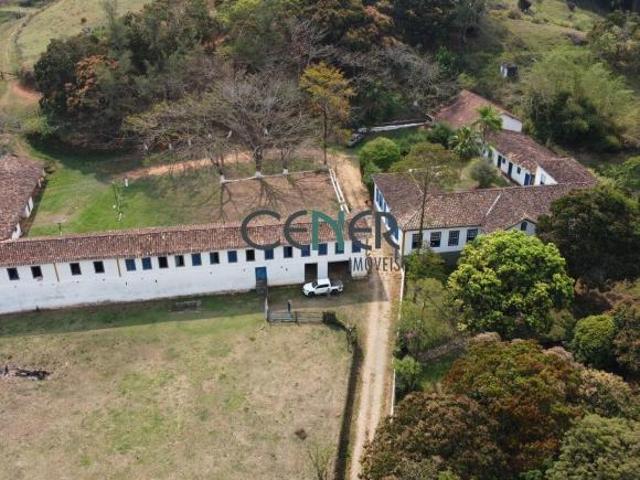 Maravilhosa fazenda com casarão secular 506,5 ha na reg. Juiz de Fora MG
