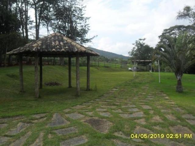 Maravilhosa Fazendinha de 18 Há com Linda Casa e muita, muita Água, Ótima Localização