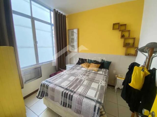 Maravilhosa Oportunidade em Copacabana Apartamento com DUAS VAGAS NA ESCRITURA!