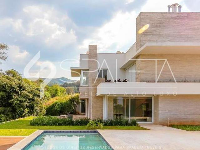 Maravilhosa residência moderna à venda na Chácara Malota em Jundiaí