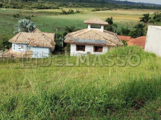 Maravilhoso terreno em condomínio de alto padrão!