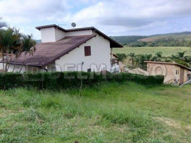 Maravilhoso terreno em condomínio de alto padrão!