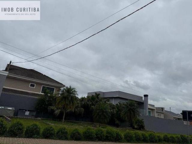 Maravilhoso terreno em condomínio no Umbará, aceita construção de casa térrea