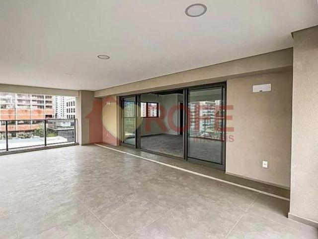 Maravilhoso apartamento 04 Suites 04 vagas mais deposito 246m²apto
