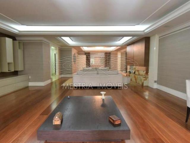 Maravilhoso apartamento debruçado na Av São Luis! Um verdadeiro ícone em São Paulo!