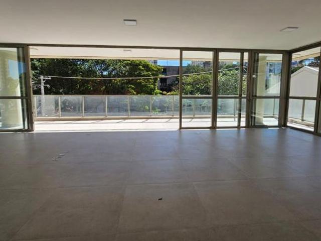Maravilhoso apto altissimo padrão p/venda c/520m2 e 03 suites V. Mariana