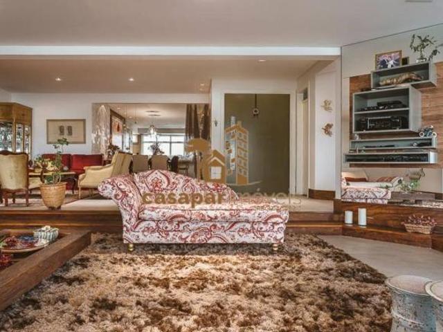 Maravilhoso e exclusivo apartamento com 325m², 3 suítes e 4 vagas