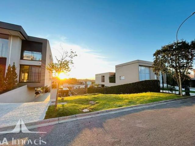 MARAVILHOSO LOTE COM PROJETO APROVADO, VISTA PARA MATA E POR DO SOL!