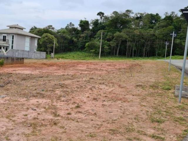 Maravilhoso lote de esquina, em condomínio com lazer completo. Cotia