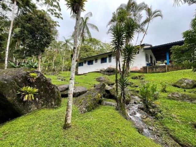 Maravilhoso sitio c/casa sede mais casa apoio e do Caseiro Miracatu