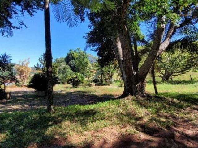 Maravilhoso sítio em Monte Sião MG, com 8 alqueires, 8.500 pés de café, pomar, 4 casas simples e c