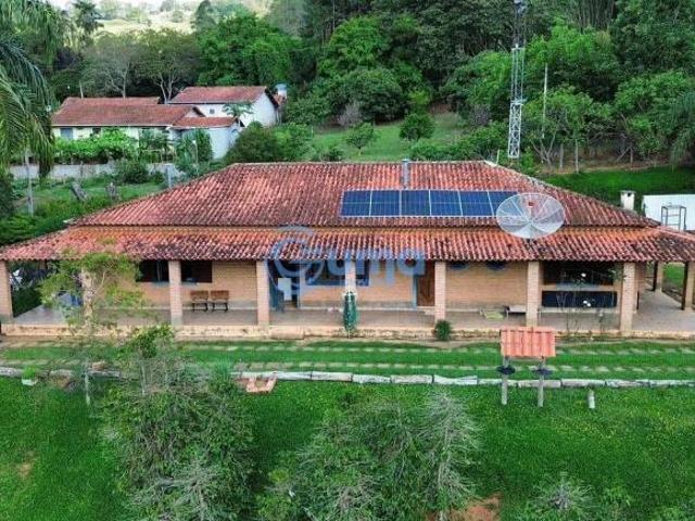 Maravilhoso sítio situado na cidade de Pedra Bela, com 11.000m2 e duas casas. Excelente localização!
