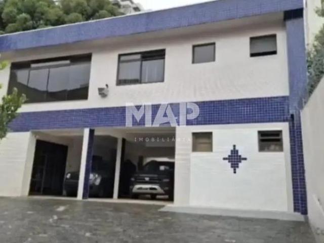 Maravilhoso Sobrado no Bacacheri, são 349,83m² de conforto e elegância