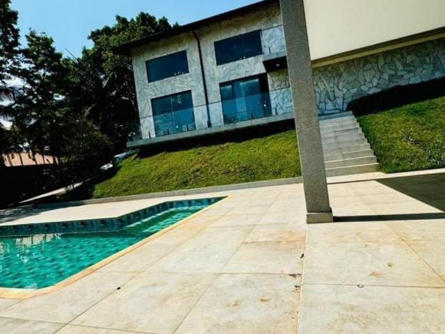 Maravilhoso Sobrado no Condomínio Portal Ouro Verde, em Atibaia, São Paulo, com 300m² de área constr