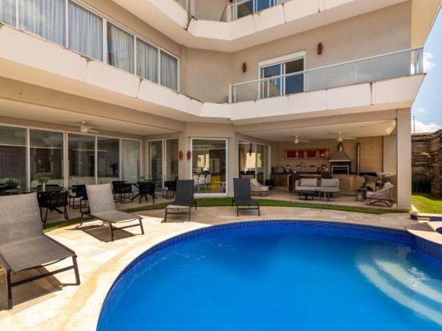 Maravilhoso sobrado alto padrão mobiliado p/venda c/700m2 e 05 suites Guarujá