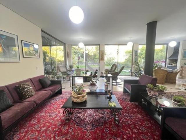 MARAVILHOSO SOBRADO COM VISTA PARA MATA EM VALINHOS !