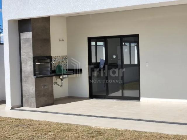 Maravilhoso sobrado em condomínio fechado em Caçapava com 3 dormitórios e 1 suíte