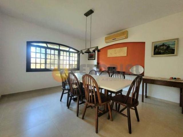 Maravilhoso sobrado residencial disponível pra venda no bairro Jardim Capricórnio, em Caraguatatuba