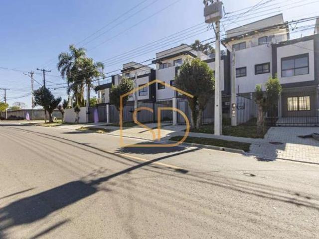 Maravilhoso Sobrado Triplex com 3 quartos 1 suíte, varanda e jazuzzi, 150m², à venda em Curitiba, Ca
