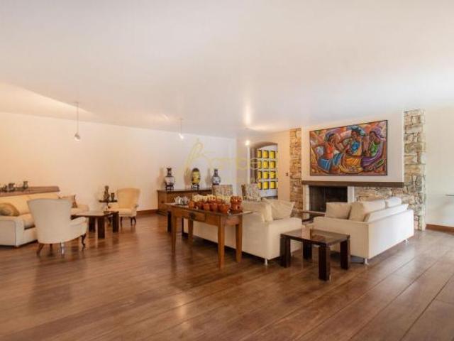 Maravilhoso sobrado 1138 m² Terreno Piscina