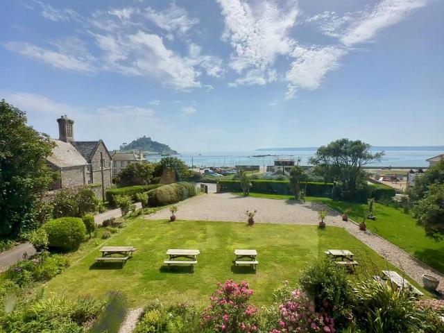 Marazion 2 bed apartment to rent £1,150 pcm £265 pw