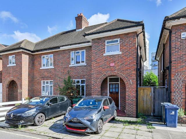 Marble Close, Acton, London, W3 3 bed semi detached house to rent £2,975 pcm £687 pw